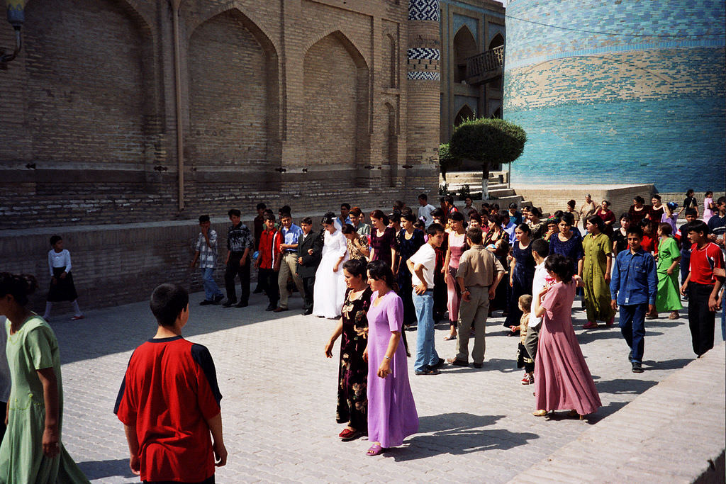 Lola Karimova Tillyaeva | 8 Things You Need to Know about Uzbek Weddings