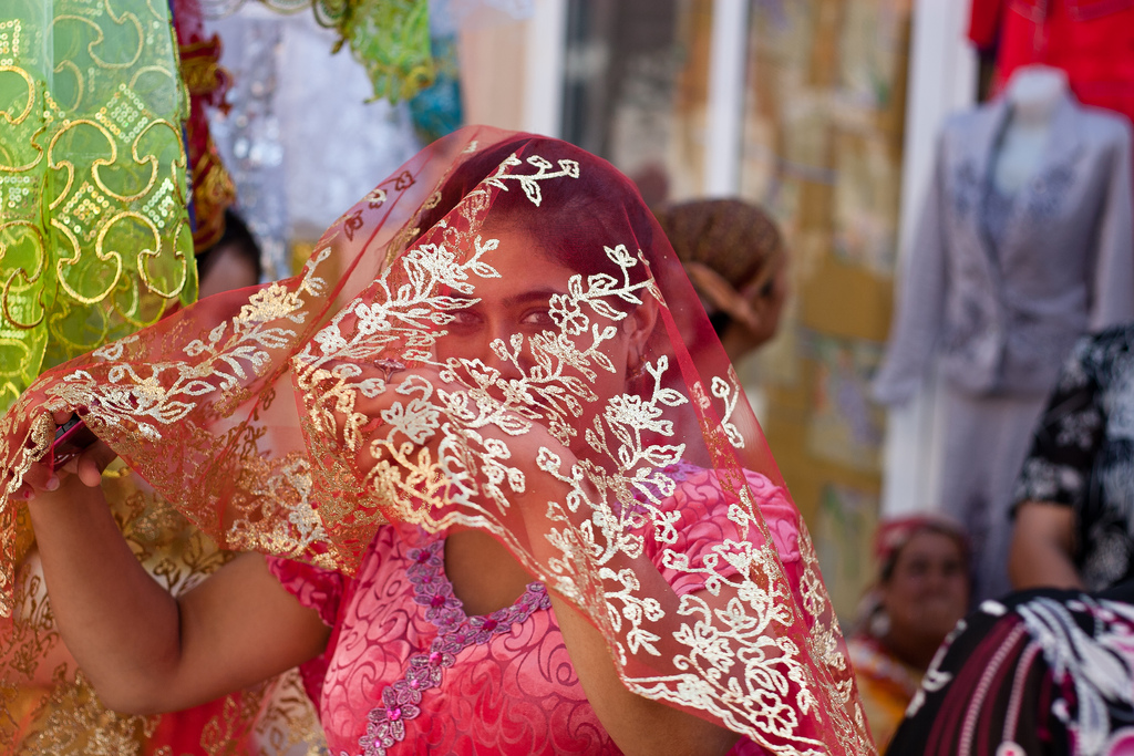 Lola Karimova Tillyaeva | 8 Things You Need to Know about Uzbek Weddings